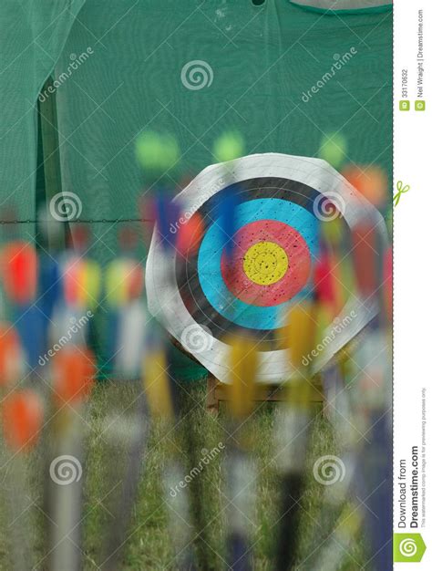 Conceito Do Alvo Do Tiro Ao Arco Foto De Stock Imagem De Arqueiro