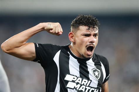 Craque Do Botafogo Recusa 3 GRANDES Times Para Ir Ao Botafogo