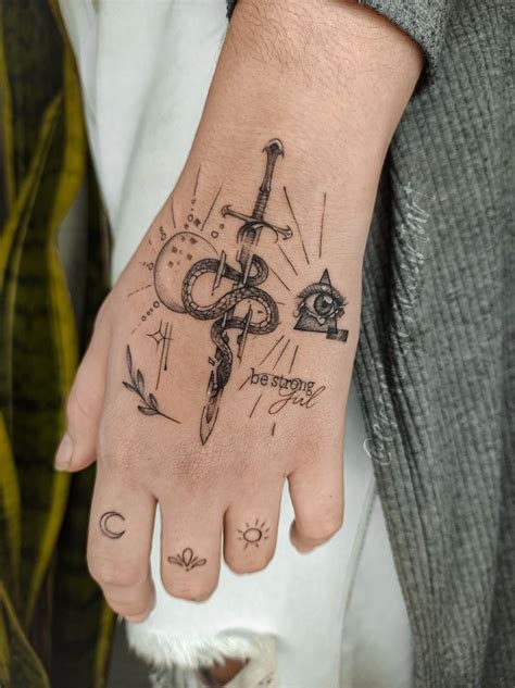 Tatuagem Nas M Os E Dedos Tatuajes Geom Tricos Tatuaje Peque O En La