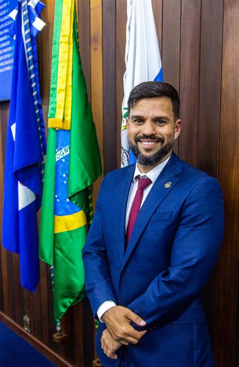 Presidente da Câmara Municipal de Cabo Frio Miguel Alencar lança