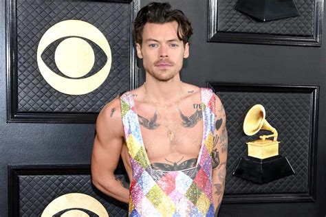 Harry Styles Accidentally Posted A Selfie Wearing One Direction Merch