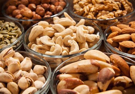 Frutta secca i benefici le proprietà e le indicazioni per il consumo