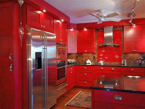 20 Striking Kitchens With Hot Red Lacquer Kitchen Cabinets