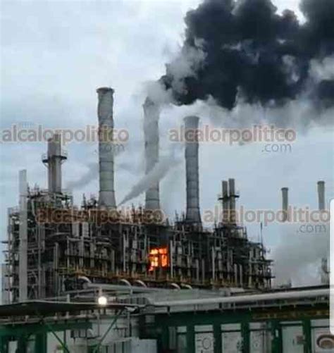 Sofoca PEMEX conato de incendio de planta del Complejo Petroquímico