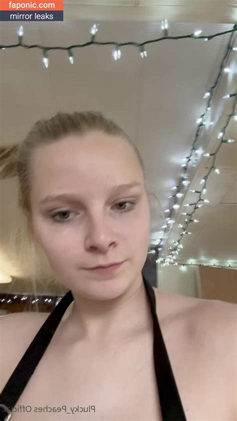 Pluckypeach Aka Pluckypeaches Nude Leaks OnlyFans Photo 597 Faponic