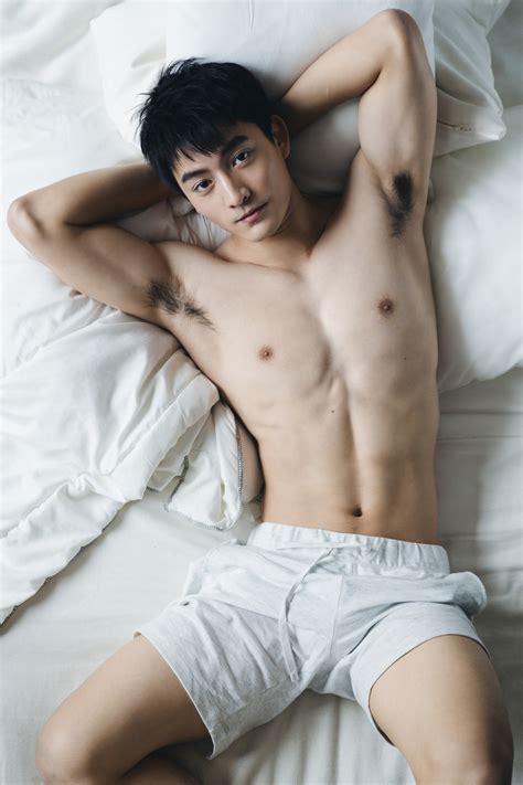Nude Dudes On Tumblr