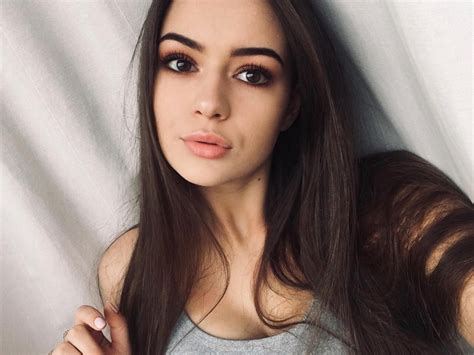 Julia Vesin 👼🏻🕊 On Instagram ♥️ Instagood Love Brunette Girl Polishgirl Poland Ootd
