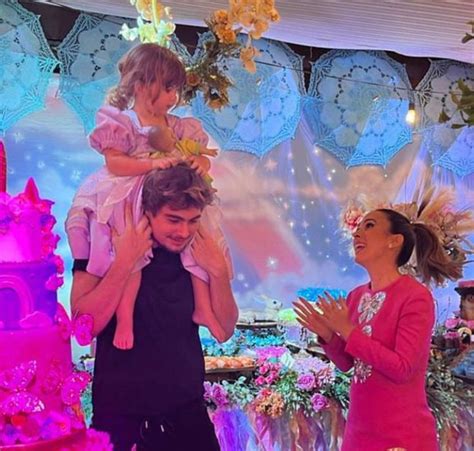 Tatá Werneck comenta roupa usada por Rafael Vitti na festa da filha