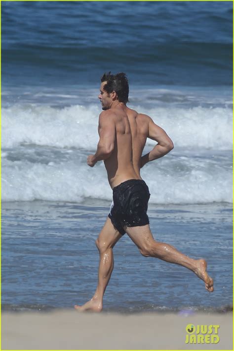 Shirtless Ryan Kwanten Shows Off His Killer Body For Malibu Beach Dip