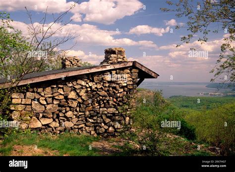 West Mountain Trail Shelter Harriman State Park New York Stock Photo