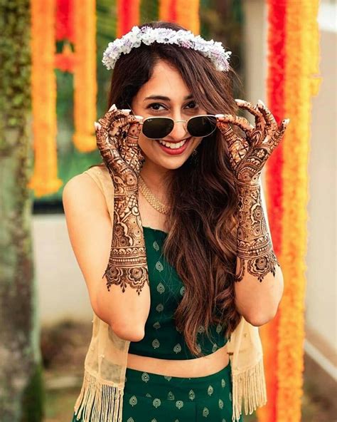 Bridal Mehndi Indian Bride Poses Indian Wedding Poses Indian Bridal