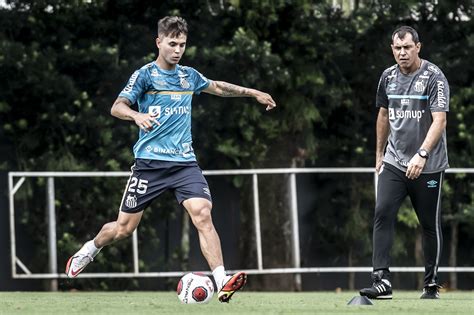Santos encerra preparação para enfrentar o Guarani veja provável