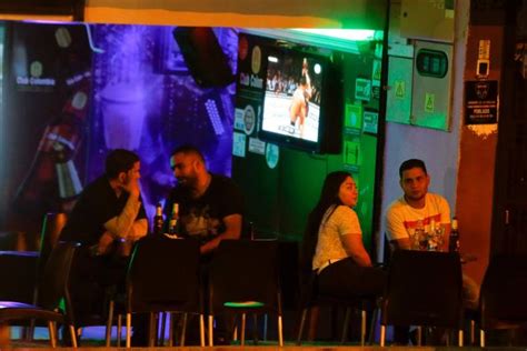 Gobierno expide decreto que prohíbe discotecas y bares