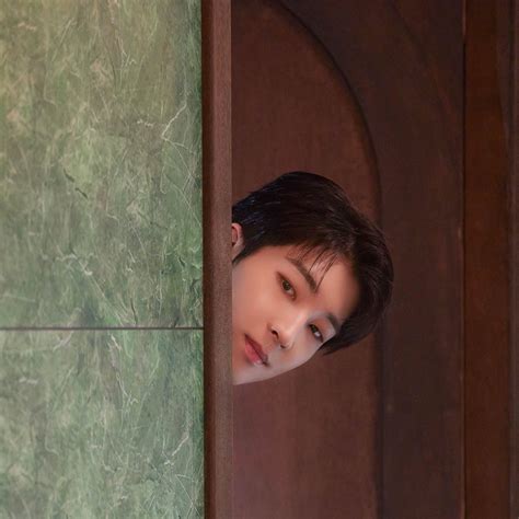 李 on Twitter RT tinkswonu wonwoo peeking