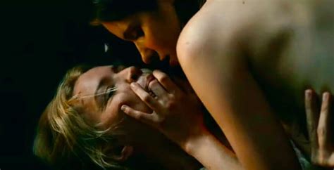 Benedetta La Storia Vera Che Ha Ispirato Il Film Sulla Suora Lesbica