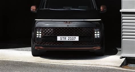أسعار ومواصفات هيونداي ستاريا موديل 2023 في السعودية