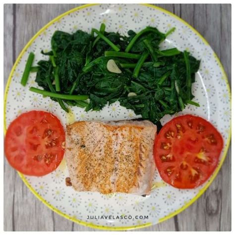 Salmón a la plancha con espinacas salteadas Mi Cocina Real