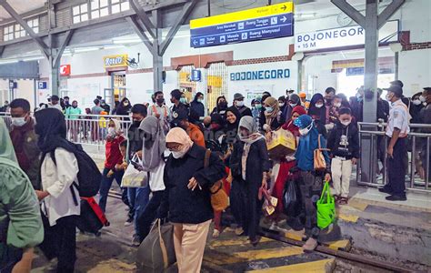 Libur Natal Dan Tahun Baru 500 Ribu Tiket Kereta Ludes
