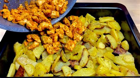 Verser Simplement Le Poulet Sur Les Pommes De Terre Incroyablement