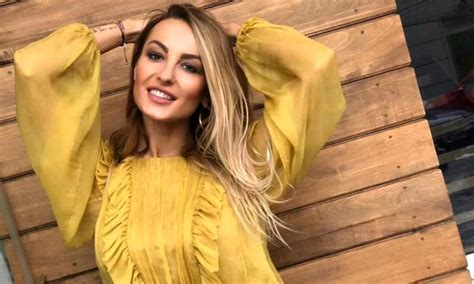 Stiri Directe Flavia Mihăşan CV Biografie Vârstă înălţime surse