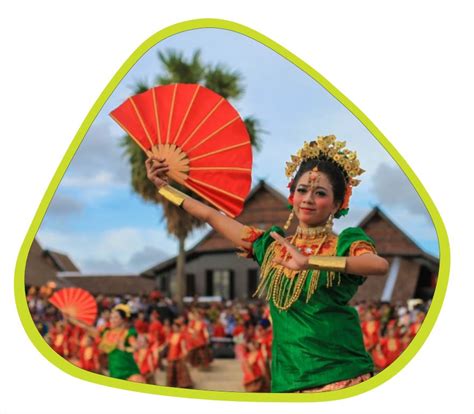 TARI PAKARENA Dinas Kebudayaan Dan Pariwisata Provinsi Sulawesi Selatan