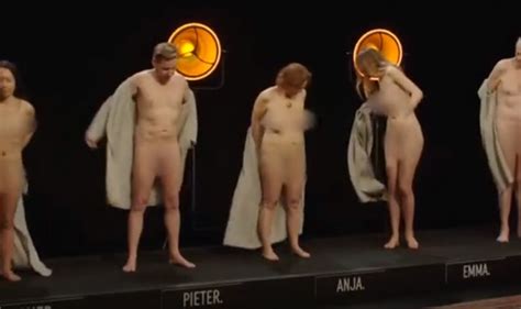 Neues Format Erwachsene ziehen sich für Kinder in TV Show aus VIDEO