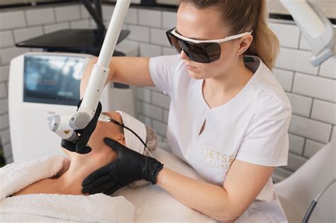 Laserowe usuwanie przebarwień laserem FOTONA Warszawa cena opinie