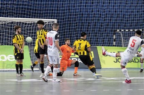 JEC atropela o Peñarol na estreia da Copa Mundo do Futsal