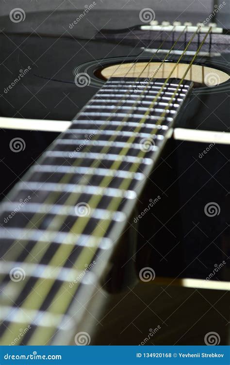 Cuello Y Secuencias De La Guitarra Foto De Archivo Imagen De Equipo