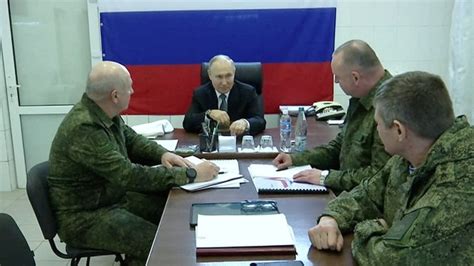 Putin Visits Russian Military Commanders In Ukraine S Kherson Luhansk