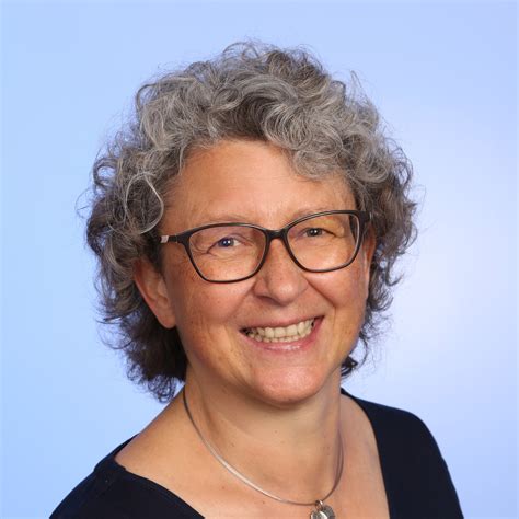 Angelika Hertel Inhaberin Mit Allen Sinnen Yoga Ayurveda