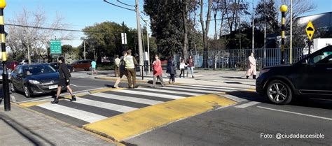Más cruces peatonales a nivel vereda Corporación Ciudad Accesible