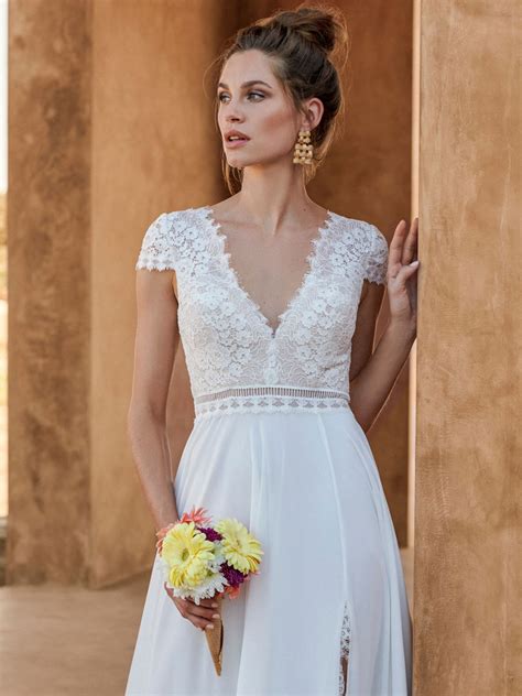 Abiti Da Sposa Boho Chic Svasata Con Scollo A V Maniche Corte Di Spalle
