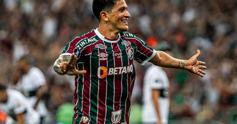 Artilheiro do mundo em 2023 Cano segue acumulando números
