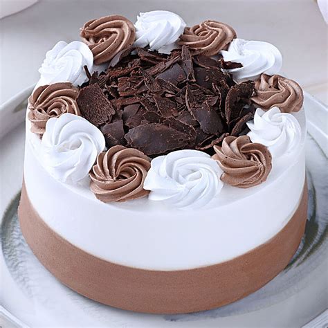 Buy Send Royal Black Forest Eggless Cake Kg Online Fnp