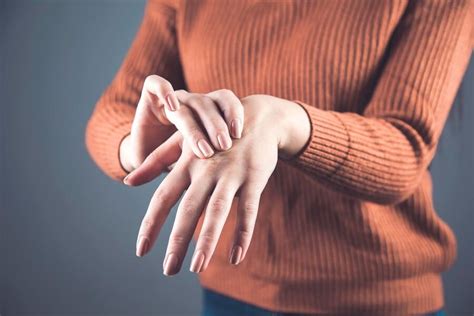 Tendinitis De Quervain Causas S Ntomas Y Tratamiento