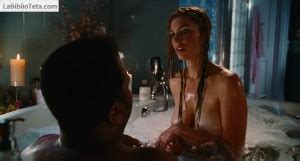 Jessica Paré desnuda en Jacuzzi Al Pasado 2010 La BiblioTeta