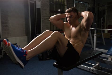 Addominali Scolpiti Gli Esercizi Per Un Fisico Perfetto Sportiva Mens