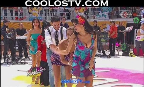 Alma Cero Rebotando Tetotas Y Descuidos En Minivestido Estampado En