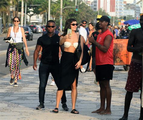 Foto Sophie Charlotte Atendeu F E Posou Para Selfie Antes De Gravar