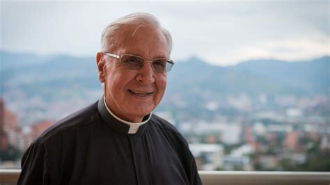 Actualizar Imagen Padre Dario Betancourt Biografia Wikipedia