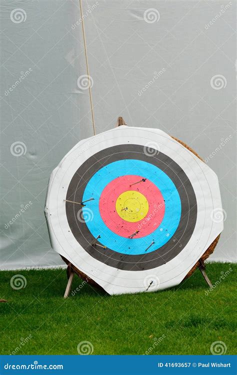 Alvo Tradicional Do Tiro Ao Arco Imagem De Stock Imagem De Preciso