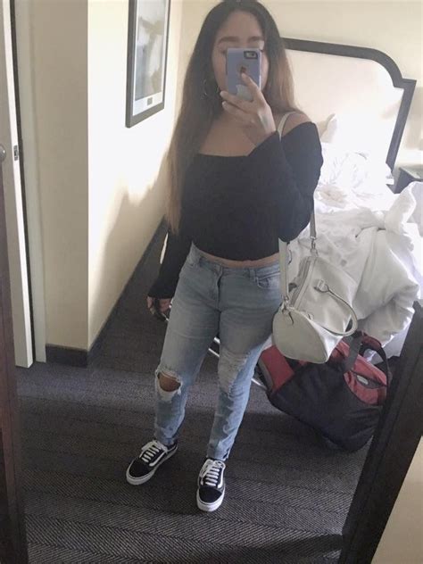 Pin By Salma Mares On Crazy Latina Mirror Selfie Selfie Scenes