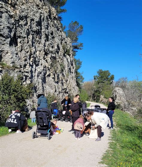 PETITE ENFANCE Sortie Poussette Sur La Voie Verte De Beaucaire Avec Le