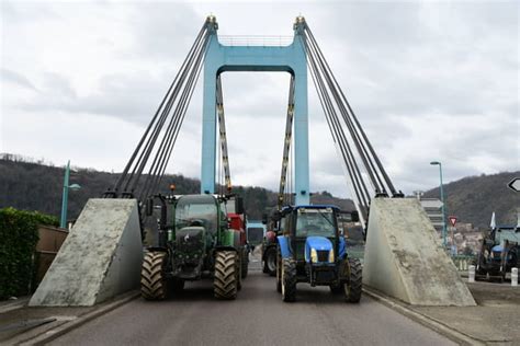 Colère des agriculteurs les blocages en images