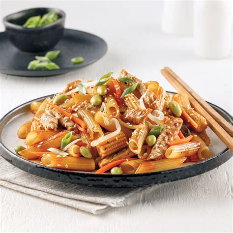 Nouilles chinoises au porc et légumes asiatiques 5 ingredients 15 minutes