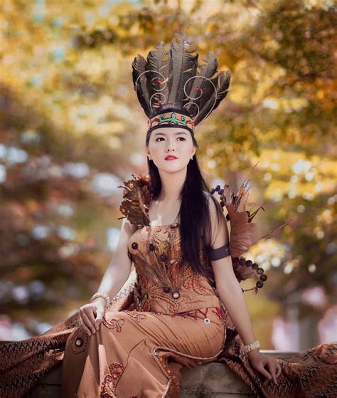 Baju Pengantin Adat Dayak Baju Brokat