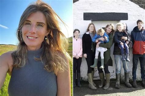 Trinny Woodall Accidentally Flashes Boobs In Instagram Blunder