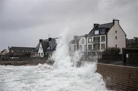 Tempête Ciaran Le Finistère entre en vigilance rouge suivez les