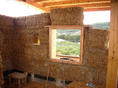CASAS de PAJA Construcciones Ecológica con cualidades interesantes